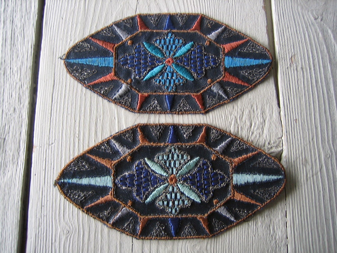 One Antique Applique With Metallic Thread Accents (ref: A-6224/109 Box ...