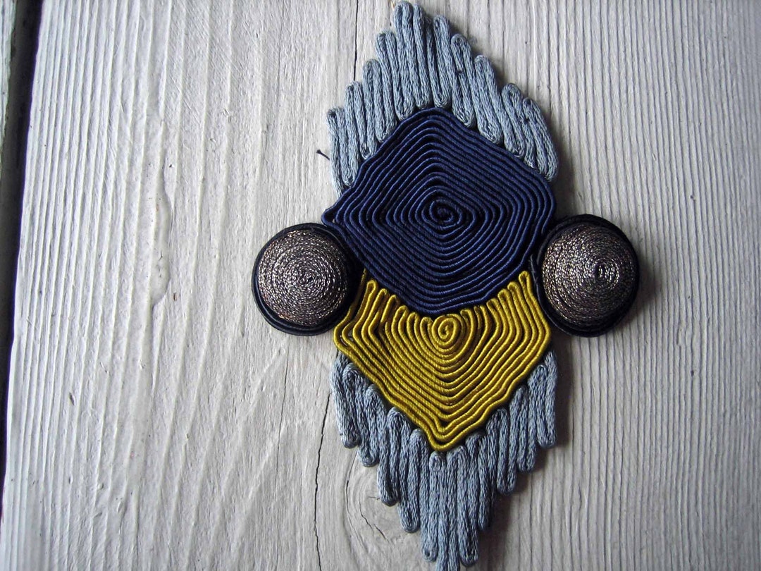 One Antique Applique With Metallic Thread Accents ref: A-6224/22 Box 4 ...