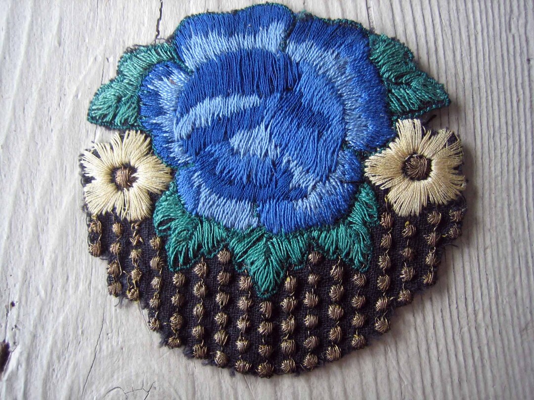 One Antique Embroidered Applique With Metallic Thread Accents Art Deco ...