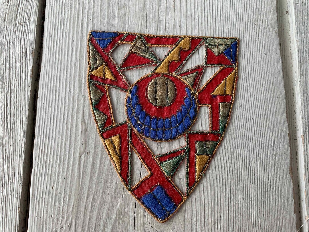 One Antique Applique With Metallic Thread Accents (ref: A-6865 Box 5 ...