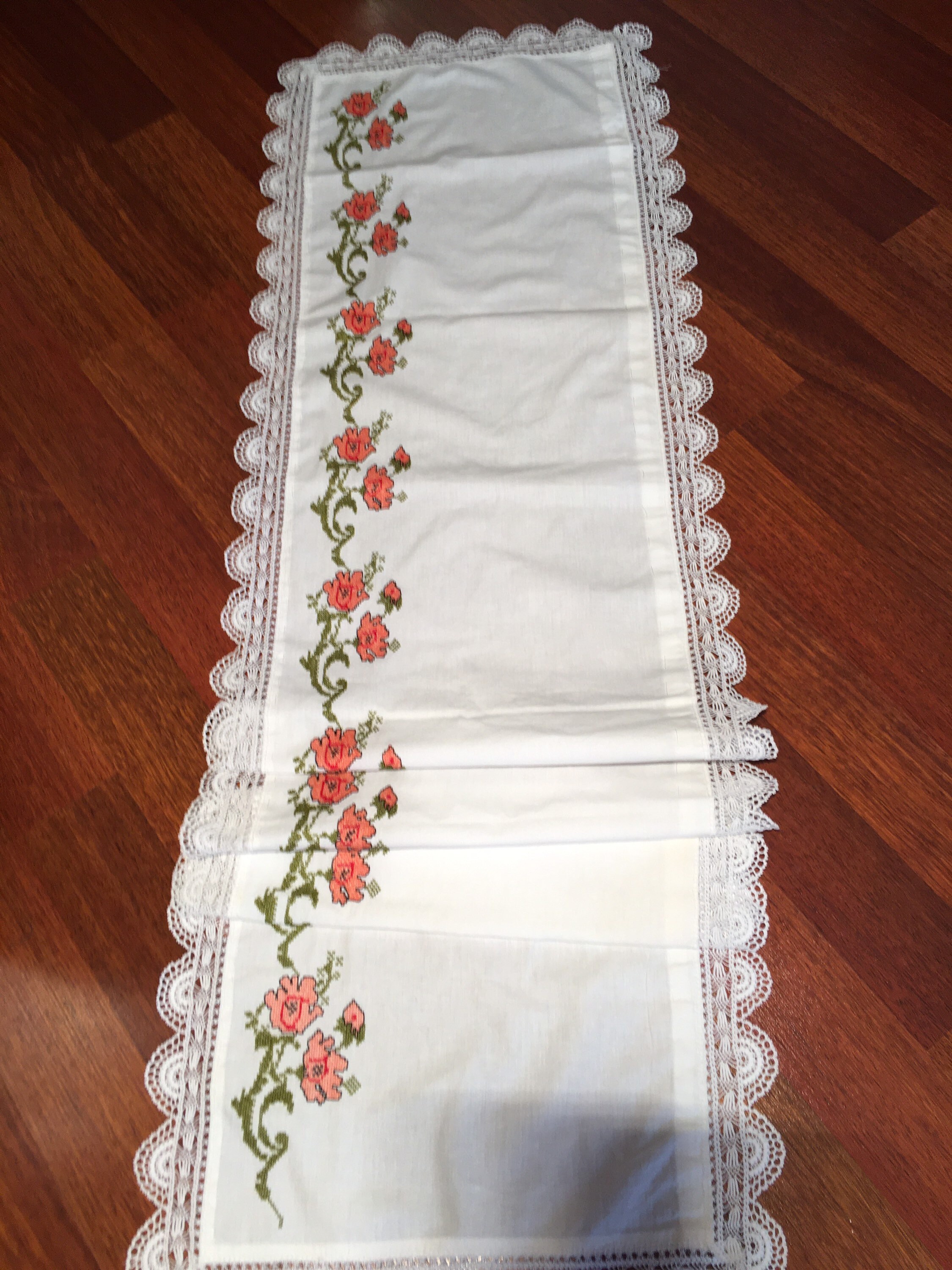 White Table Runner Handmade Tablecloth Floral Table Runner - Etsy UK