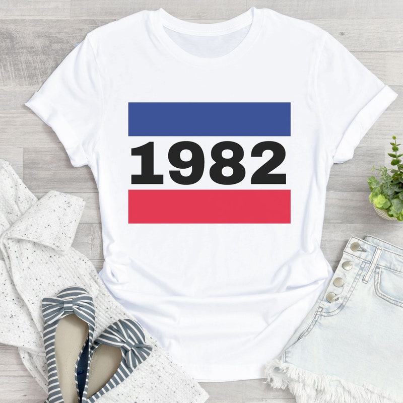 Vintage 1982 Tshirt - Etsy
