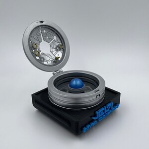 Jedi Star Compass Pedestal, Compass, Star Wars, Galaxy's Edge, Kyber ...