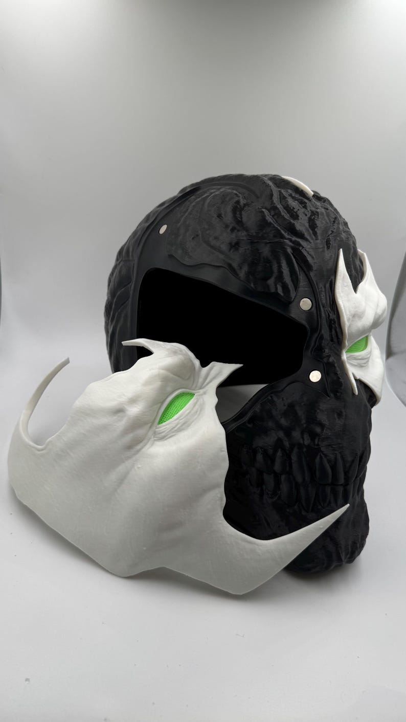 Spawn Inspired Cosplay Helmet – Modular Design With Glow-in-the-dark ...