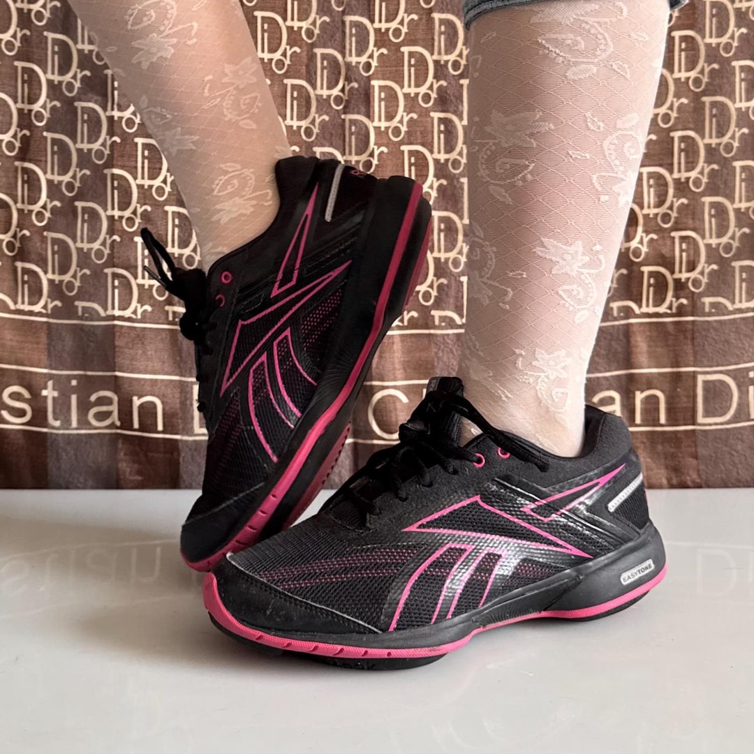 Y2K Vintage Reebok Sleek Easy Tone Sporty Trainers in Hot Pink & Black ...