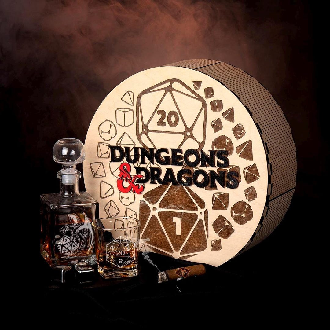D&D Whiskey Box Set | Dungeons and Dragons Whiskey Decanter and Glass ...