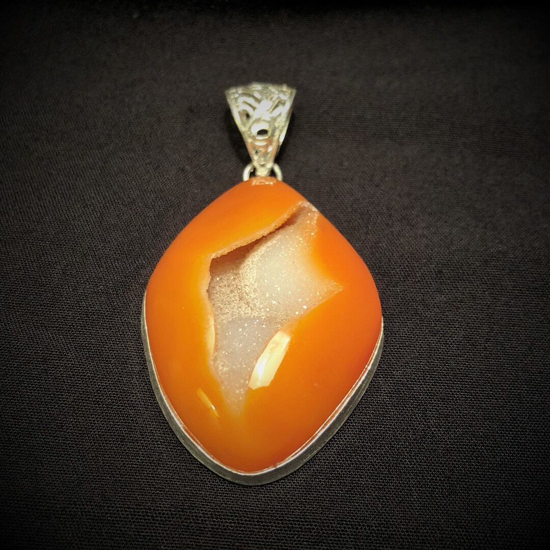 PENDENTIF in CORNALINE, Druze, GÉODE, Orange Tinted Stone. Carnelian ...