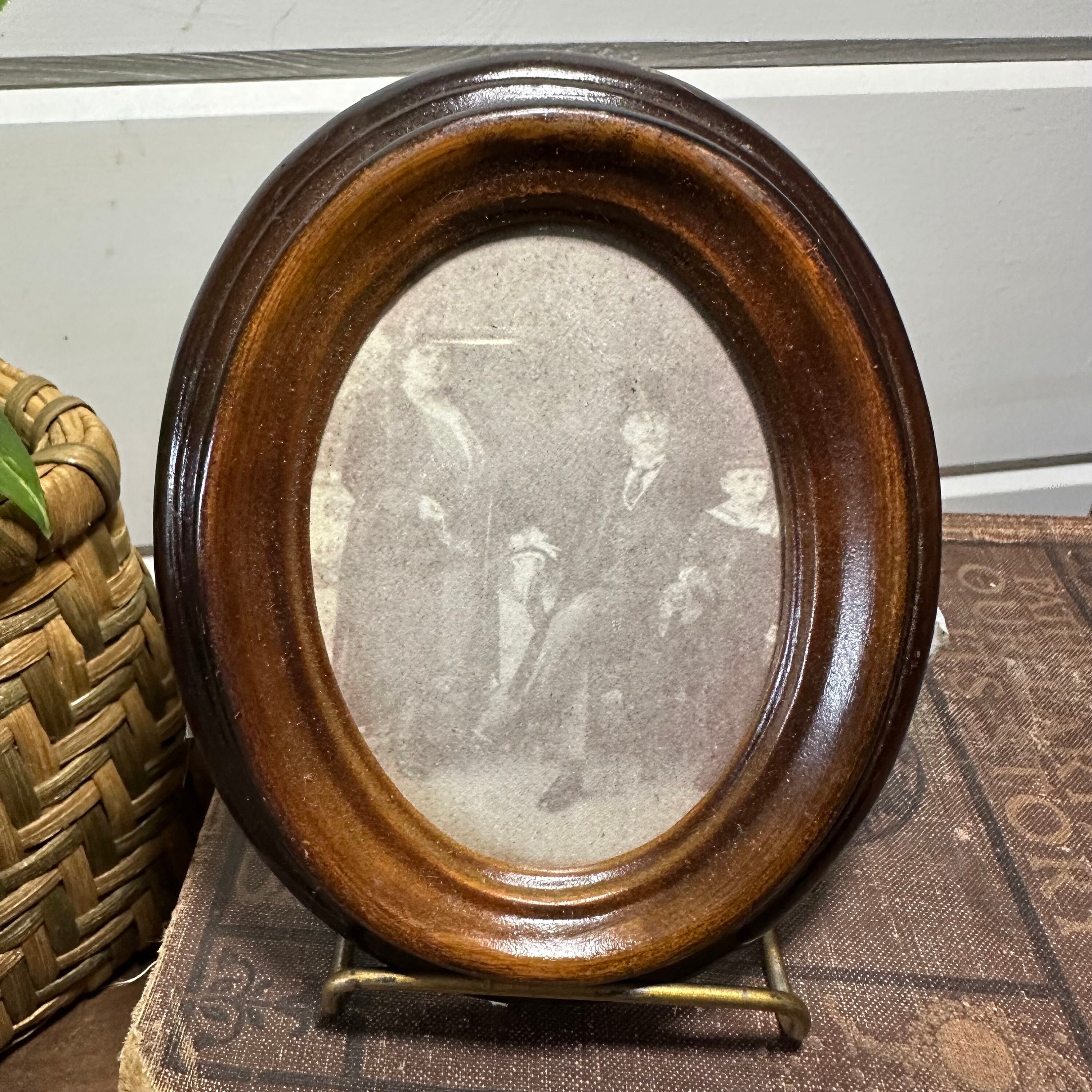Antique / Vintage Old Family Portrait Photograph Oval Framed - Etsy