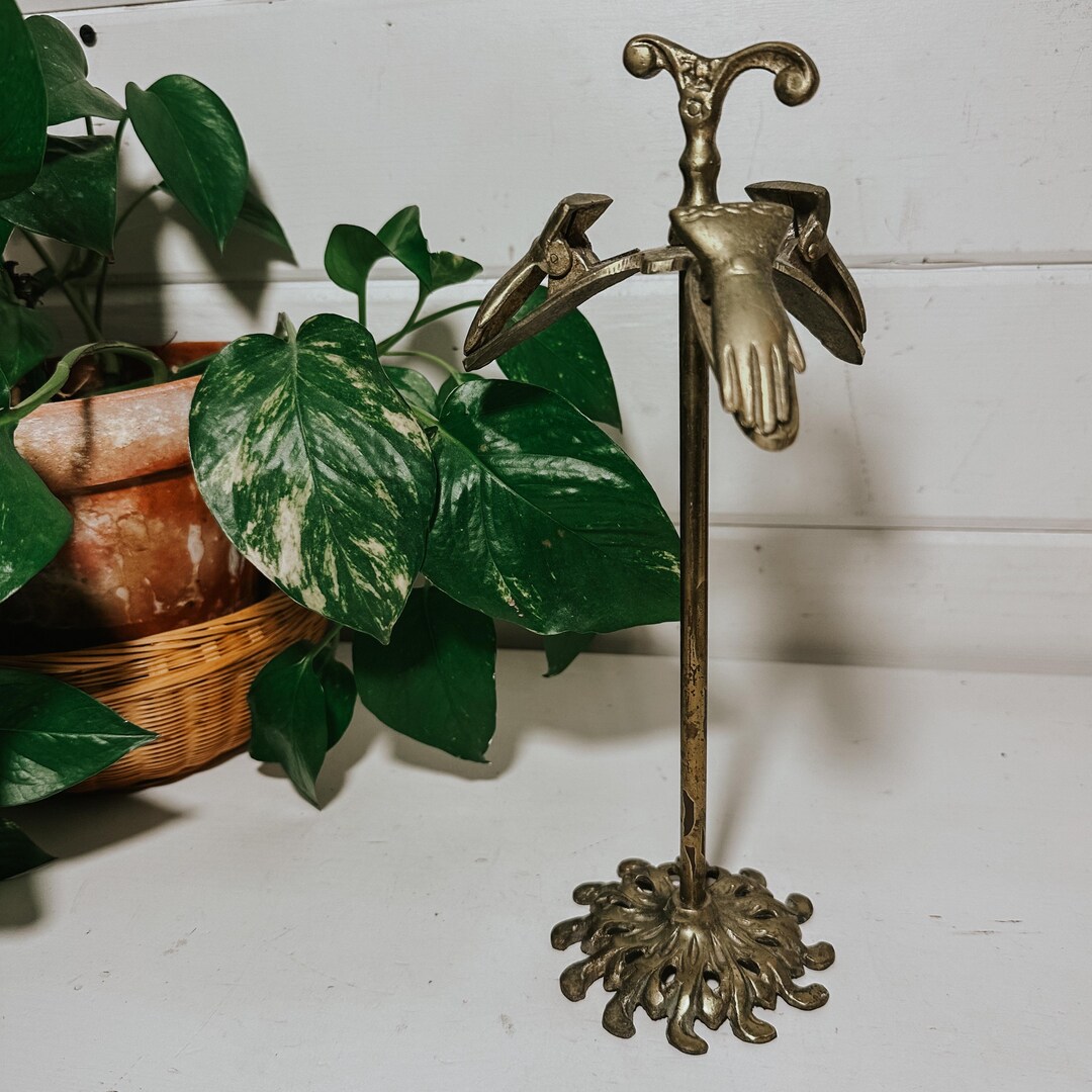 Vintage Ornate Brass Victorian Hand Clip Hanky or Towel Holder Letter ...