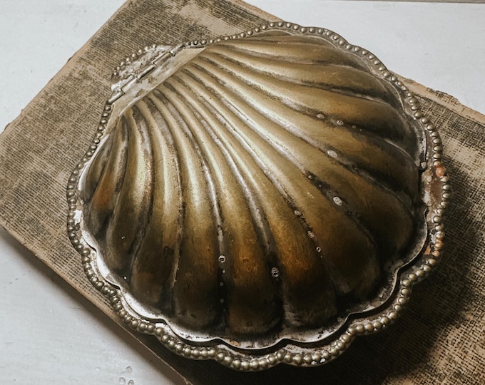 Vintage Silver Plate on Brass Clam Shell Hinged Dish | Clam Shell Decor ...
