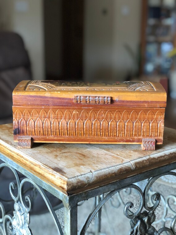 Carved Tramp Art Hunting Scene Box/Jewelry/Keepsake B… - Gem