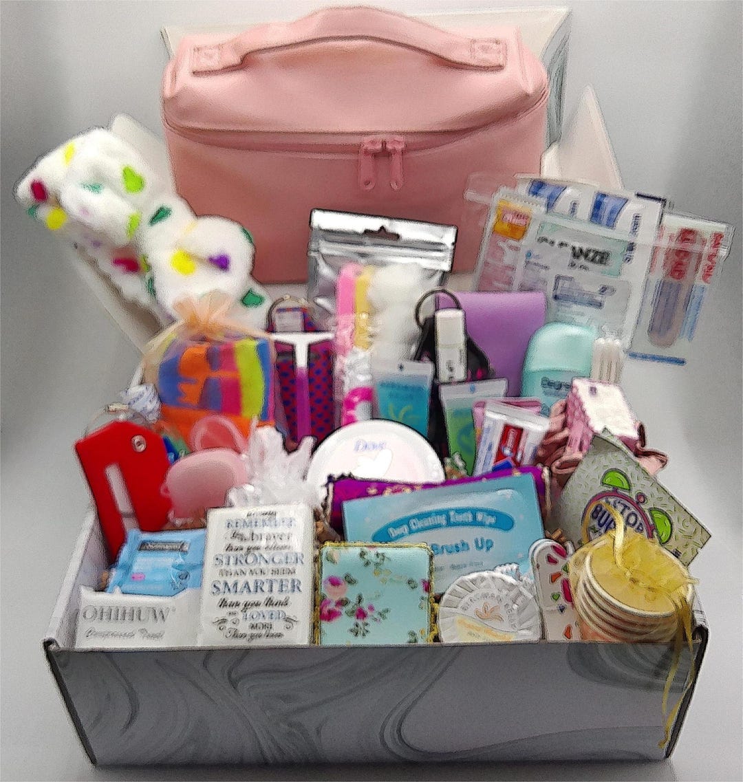 Travel Essentials Kit: Self Care Gift Set for Vacation - Etsy