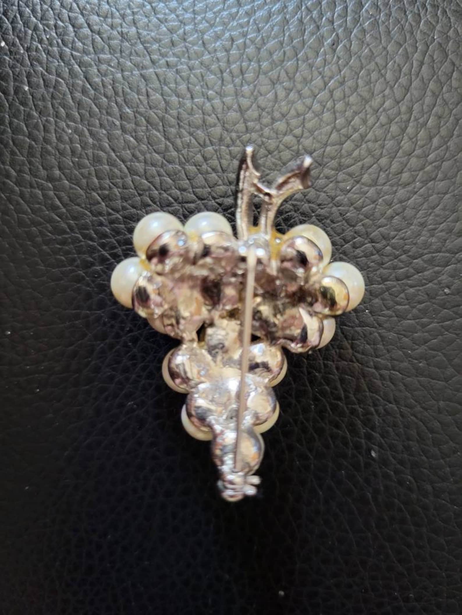 PEARLS Brooch/pin in Shape of Grapes in A Silverplated Setting - Etsy