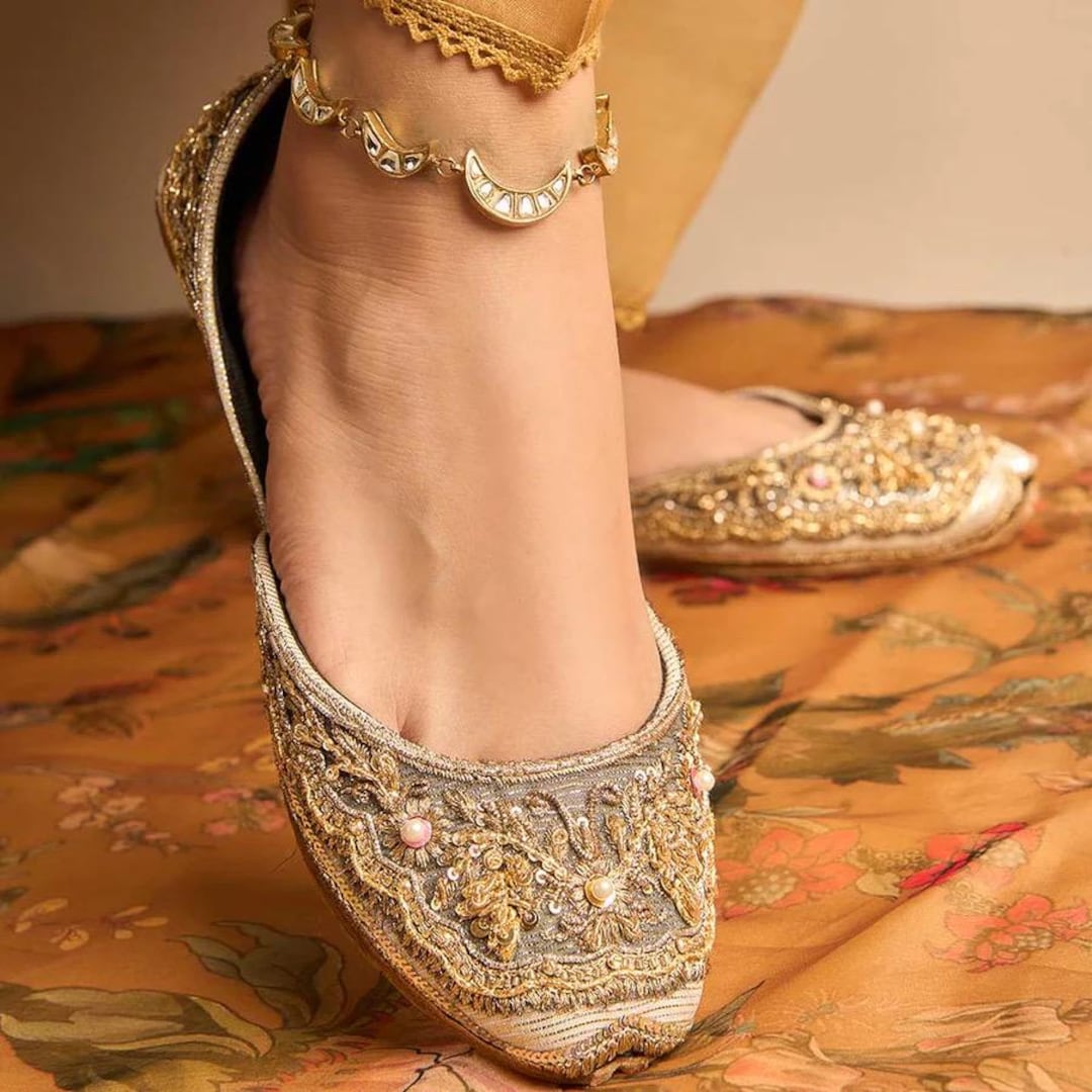 Pakistani Khussa Shoes for Women Pakistani Juttis for Women Punjabi ...