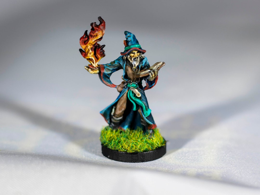 Human Wizard, Domur Hunters Moon - Dungeons & Dragons Painted Miniature ...
