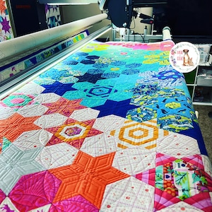 Tula's Bloomers EPP Kit: Complete Paper Piece Quilt With Acrylic ...