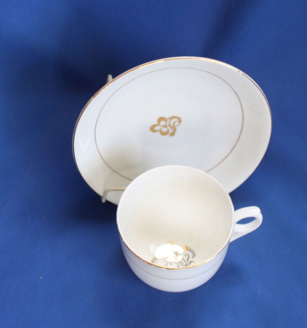 Antique 1800s Bone China Gilt Cloverleaf (tealeaf) Bute Shape Cup and ...
