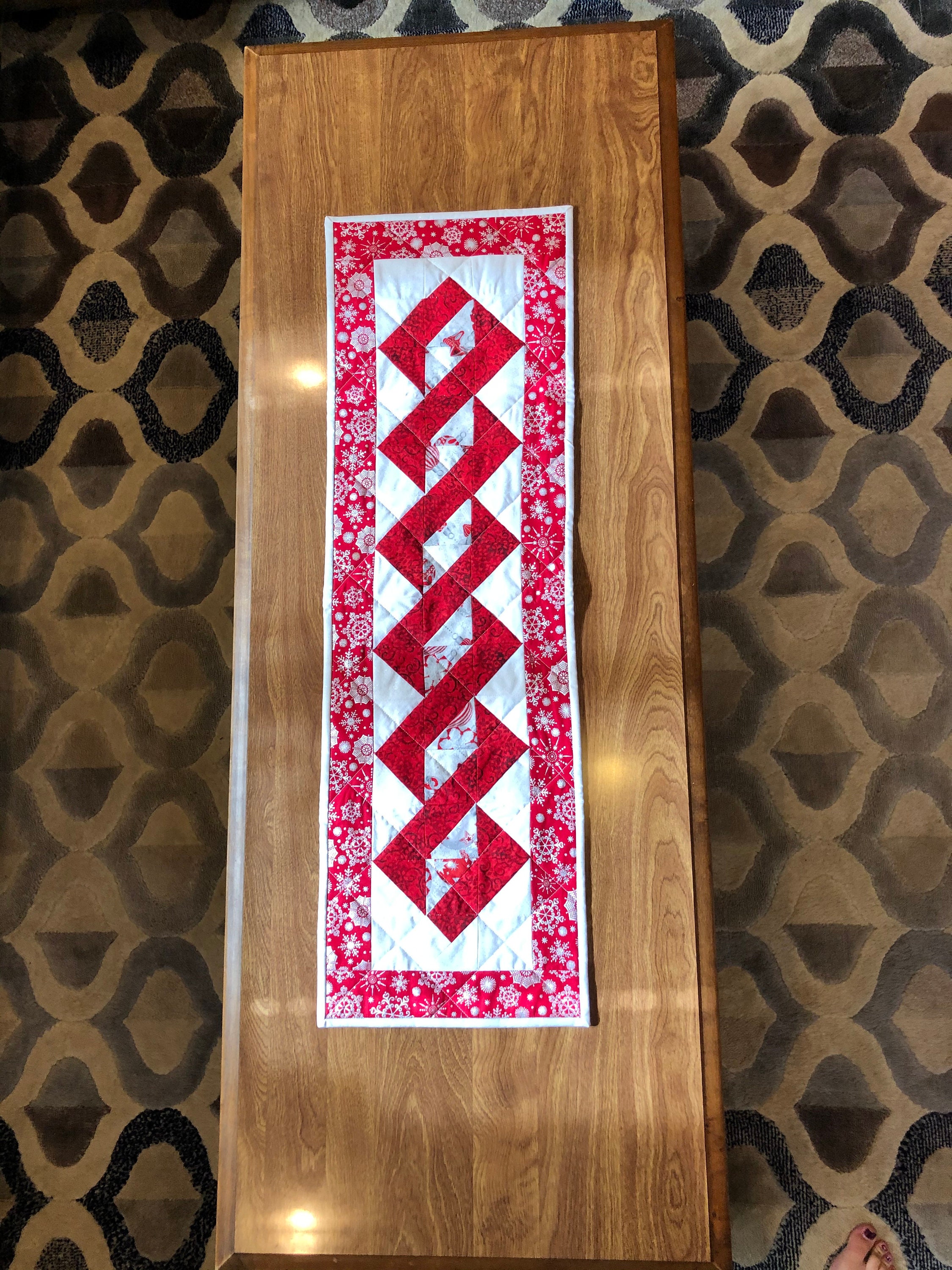 Ornament Pole Twist Table Runner/topper | Etsy