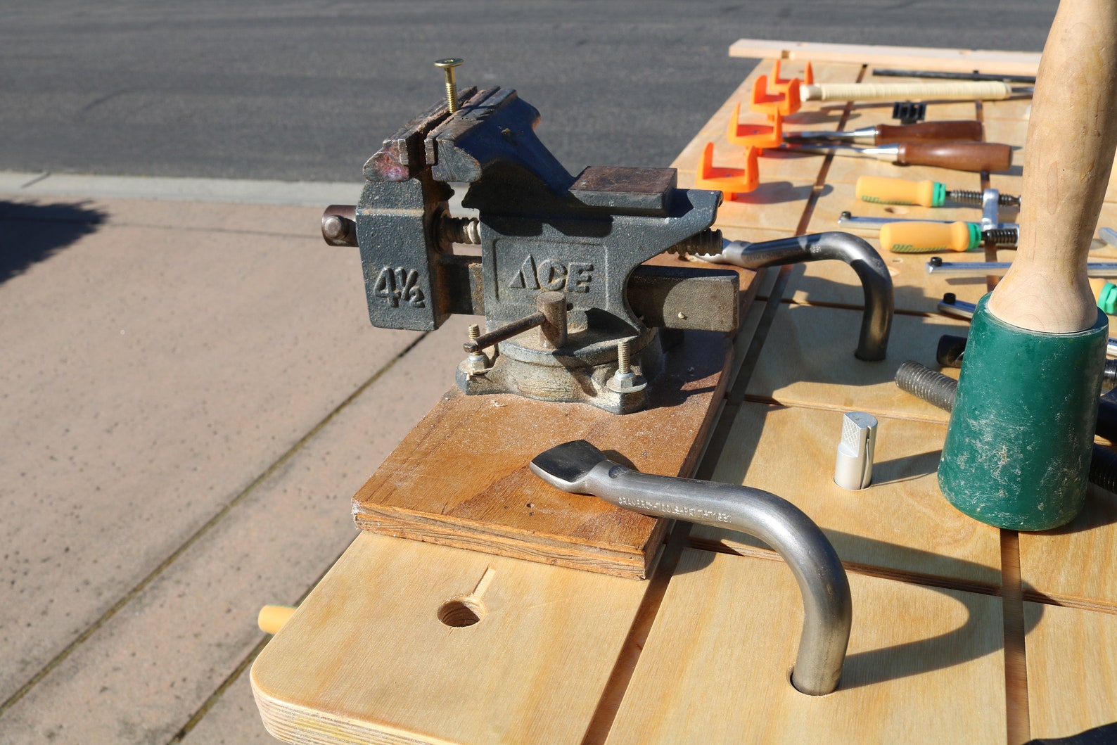 Popup Workbench Plans Based on Sawstallions and Matchfit Dovetail ...