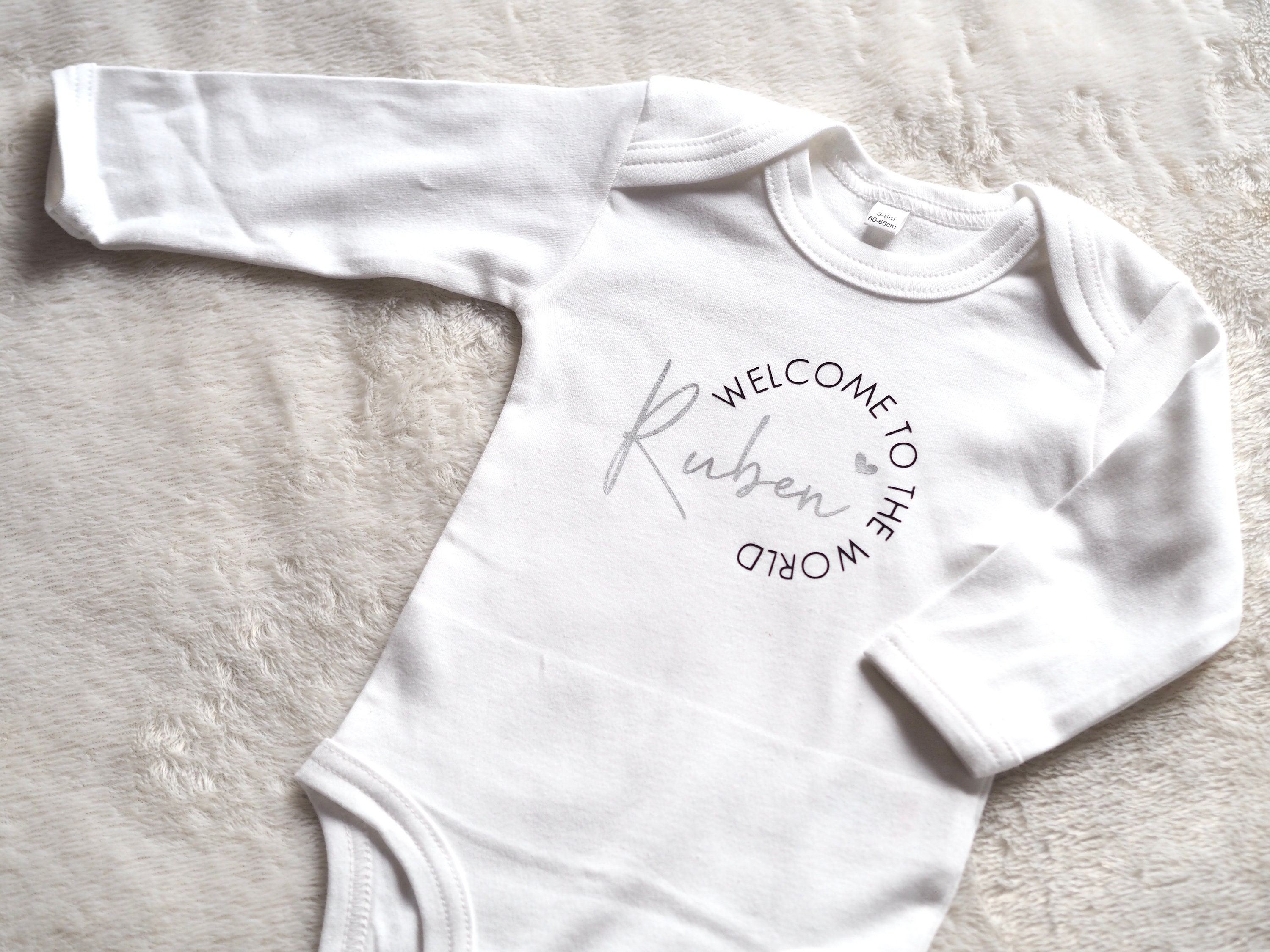 Babybody Body personalisiert BIO welcome to the World | Etsy