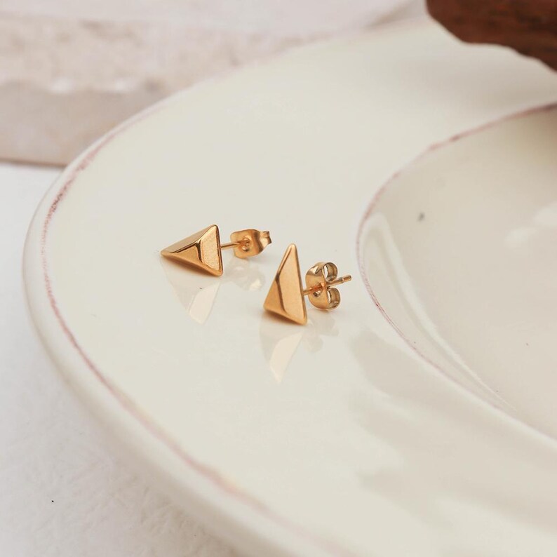 18K Gold Plated Pyramid Shape Stud Earring Anti Tarnish Waterproof ...