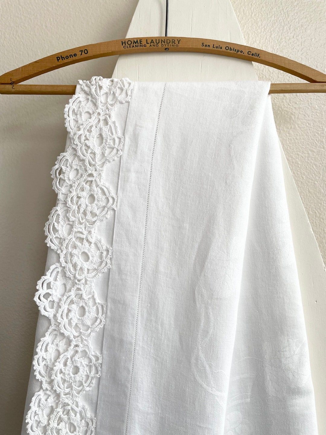 Pretty Vintage White Tablecloth With Crochet, Shabby, Cottage Farmhouse ...