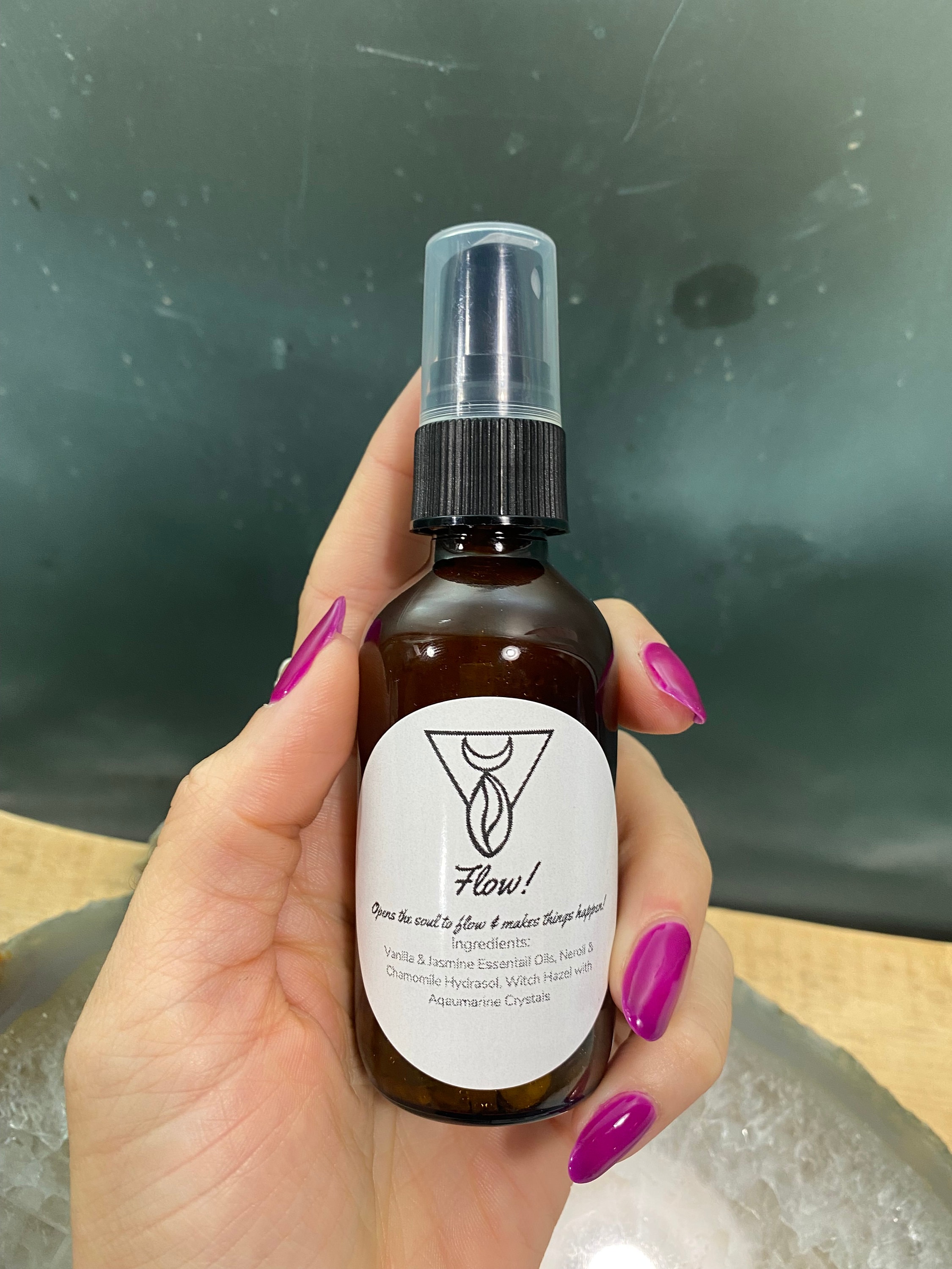 Flow Aromatherapy Crystal Elixir Spray With Aquamarine, Chamomile ...