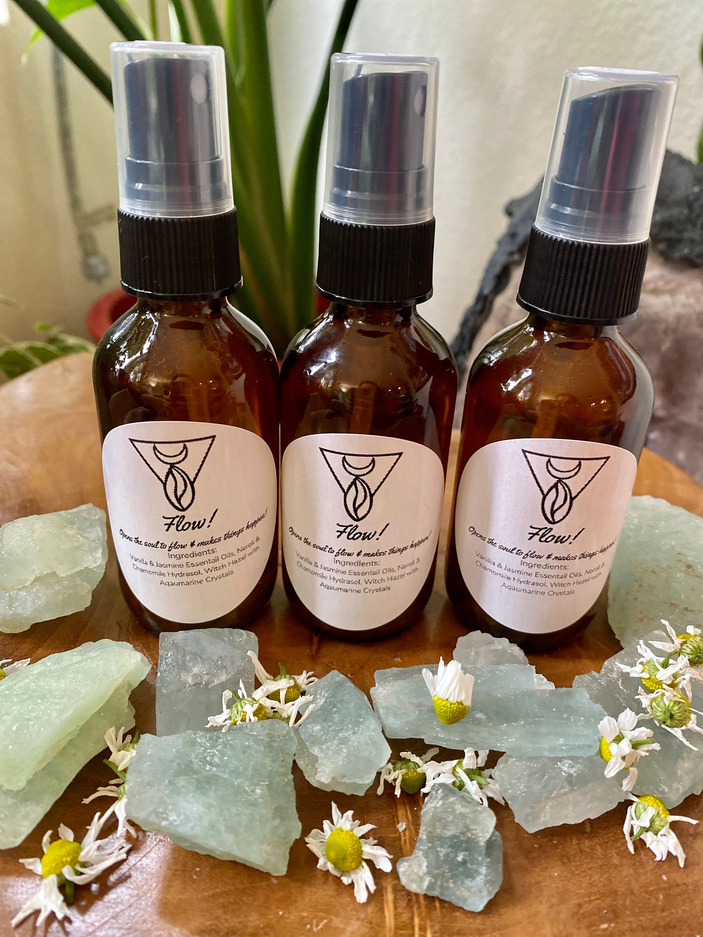 Flow Aromatherapy Crystal Elixir Spray With Aquamarine, Chamomile ...