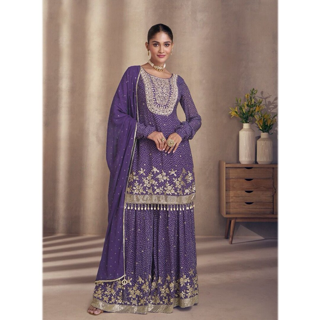 Indian Sangeet Mehndi Function Wear Heavy Embroidery Worked Designer ...