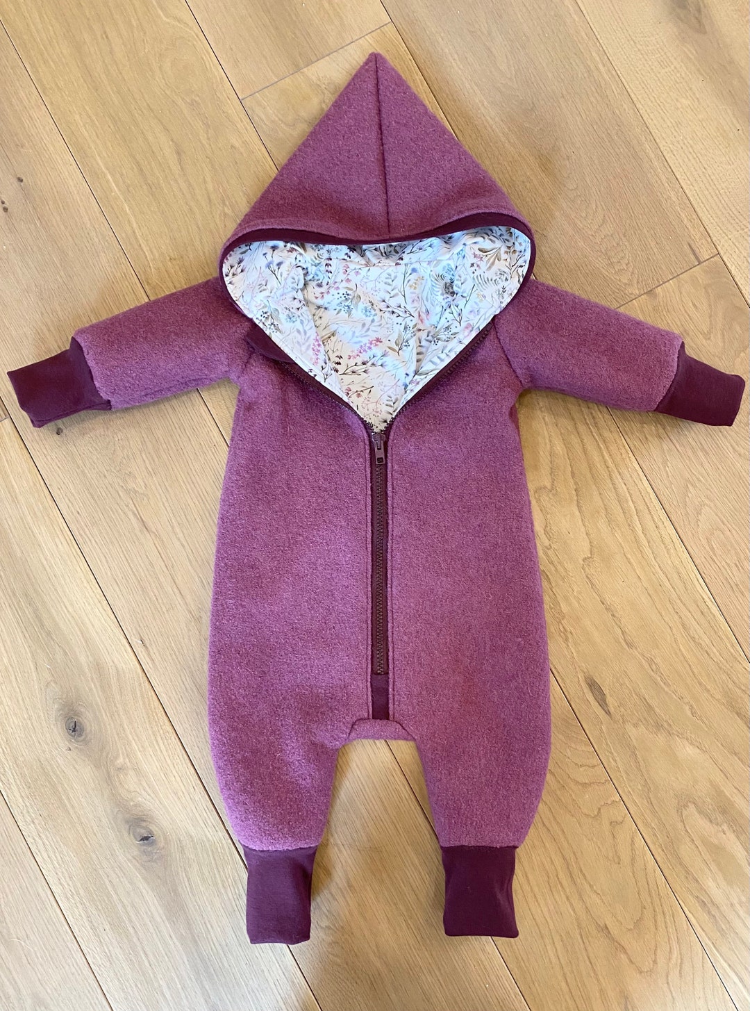 Walk Overall Old Pink Cuffs in Berry Flower Meadow With Zipper and Hood ...