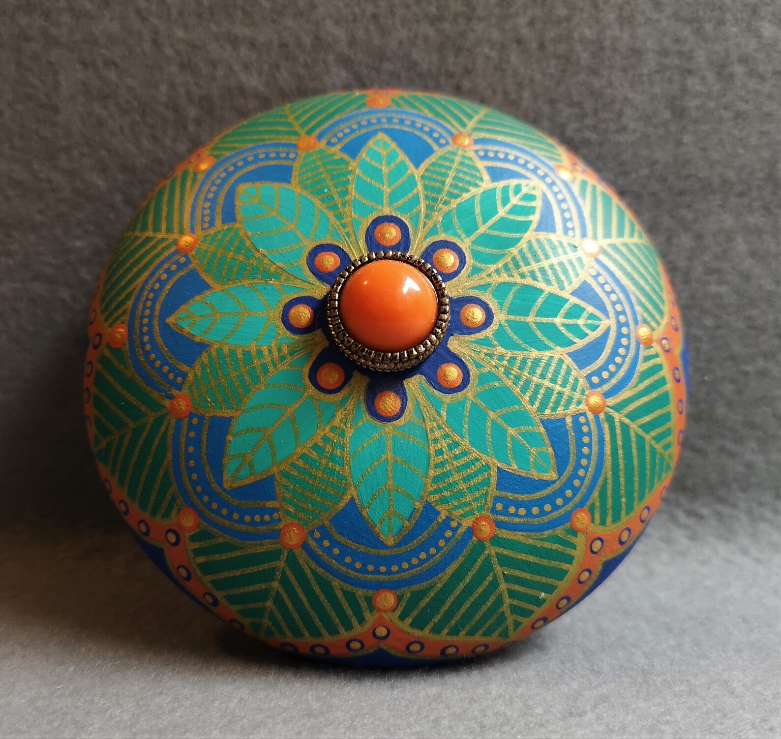 Handpainted Gold Line Art Stone - Etsy