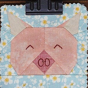 Happy Pig Quilt Block Pattern Baby Quilt Block Patterns Farm Animal ...