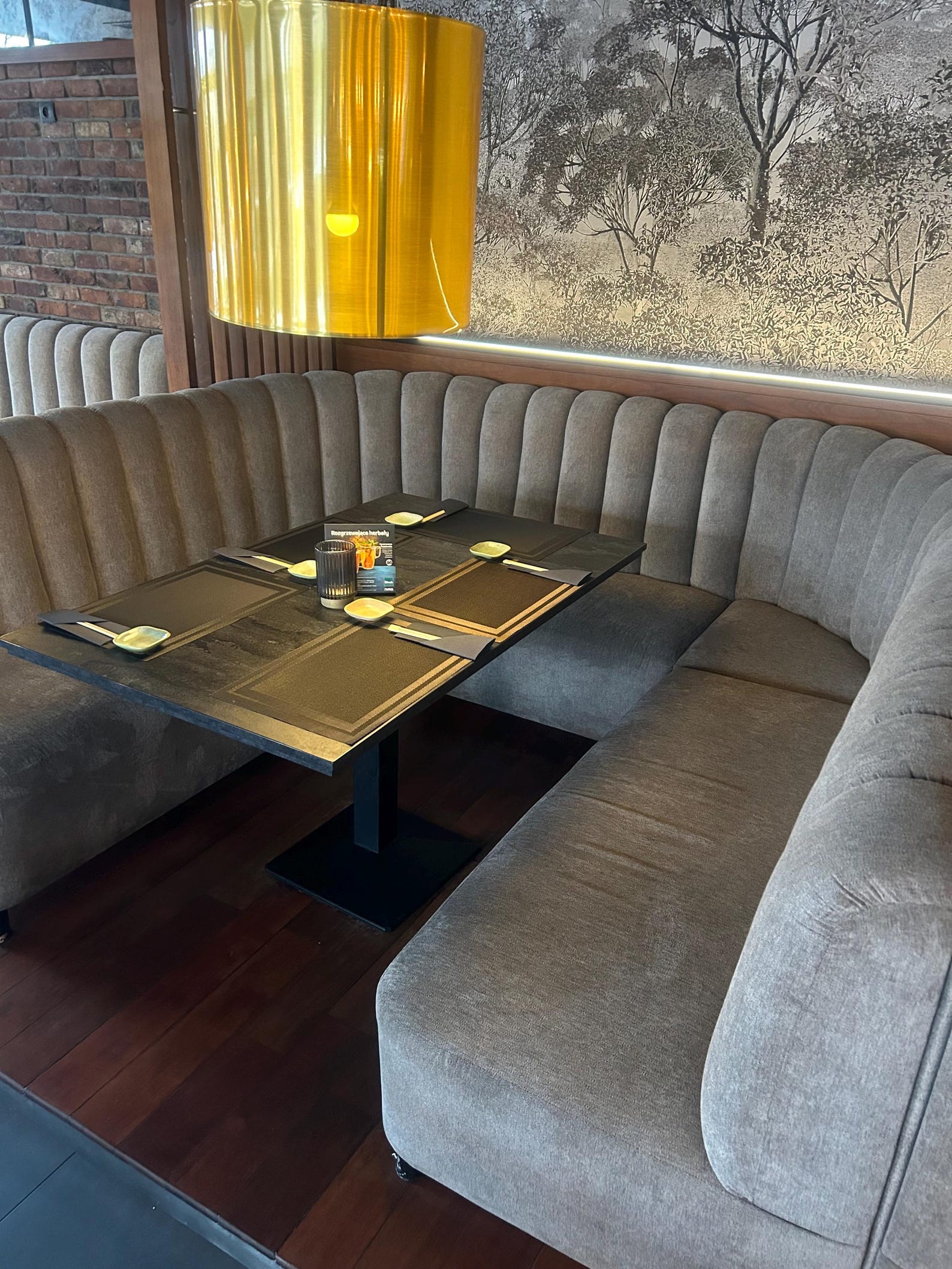 Banquette Custom-made Bench Booth Seating - Cafe, Kitchen, Bar Kitchen ...