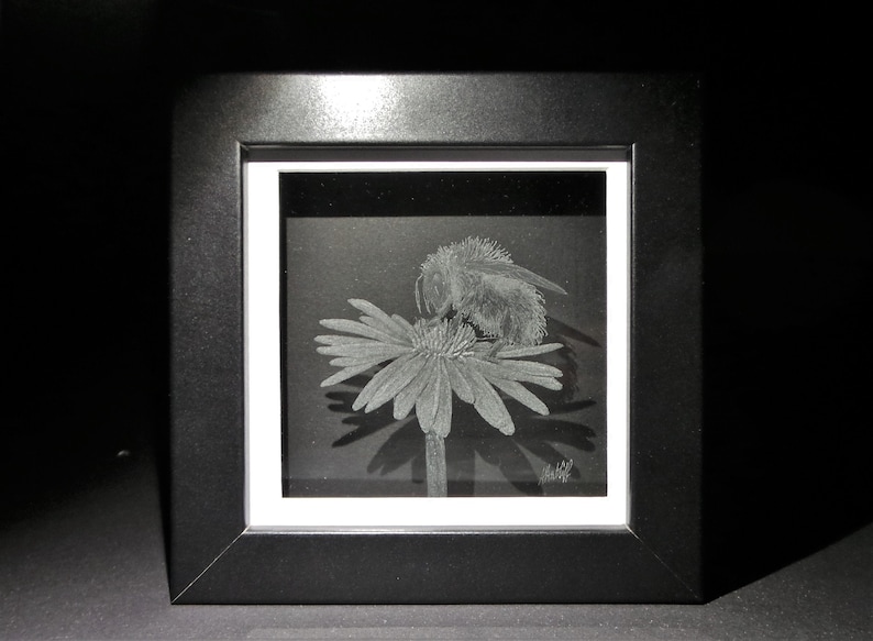 Hand Engraved Glass Frame Bee and Daisy Engraving Flower - Etsy