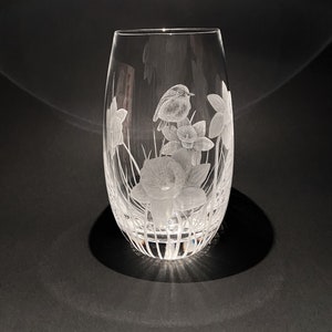 Daffodil Vase - Robin -hand Engraved Dartington Crystal Vase ...
