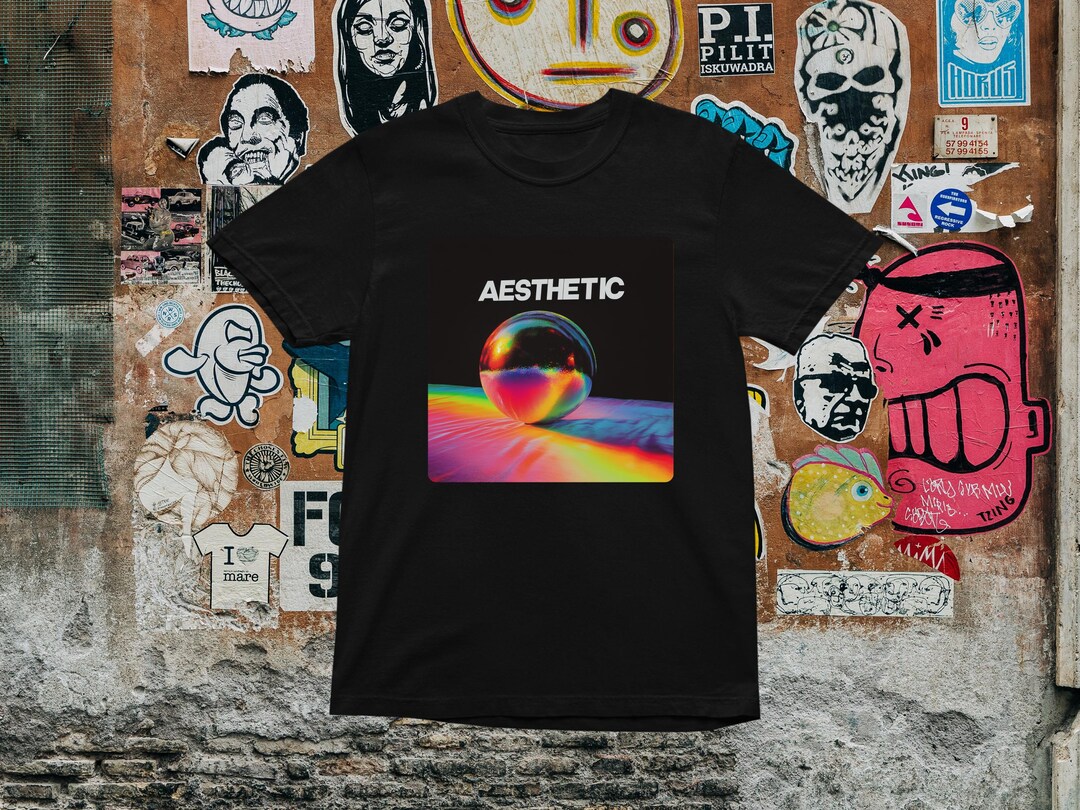 Vaporwave Sphere T-shirt: Retro Cybercore Graphic Tee - Etsy