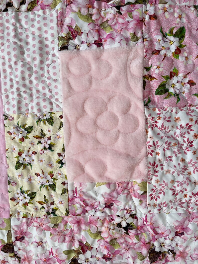Pink Dogwood Baby Quilt - Etsy
