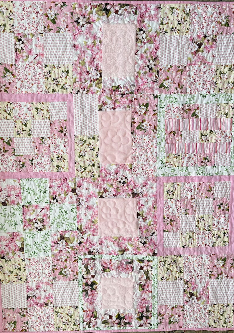 Pink Dogwood Baby Quilt - Etsy