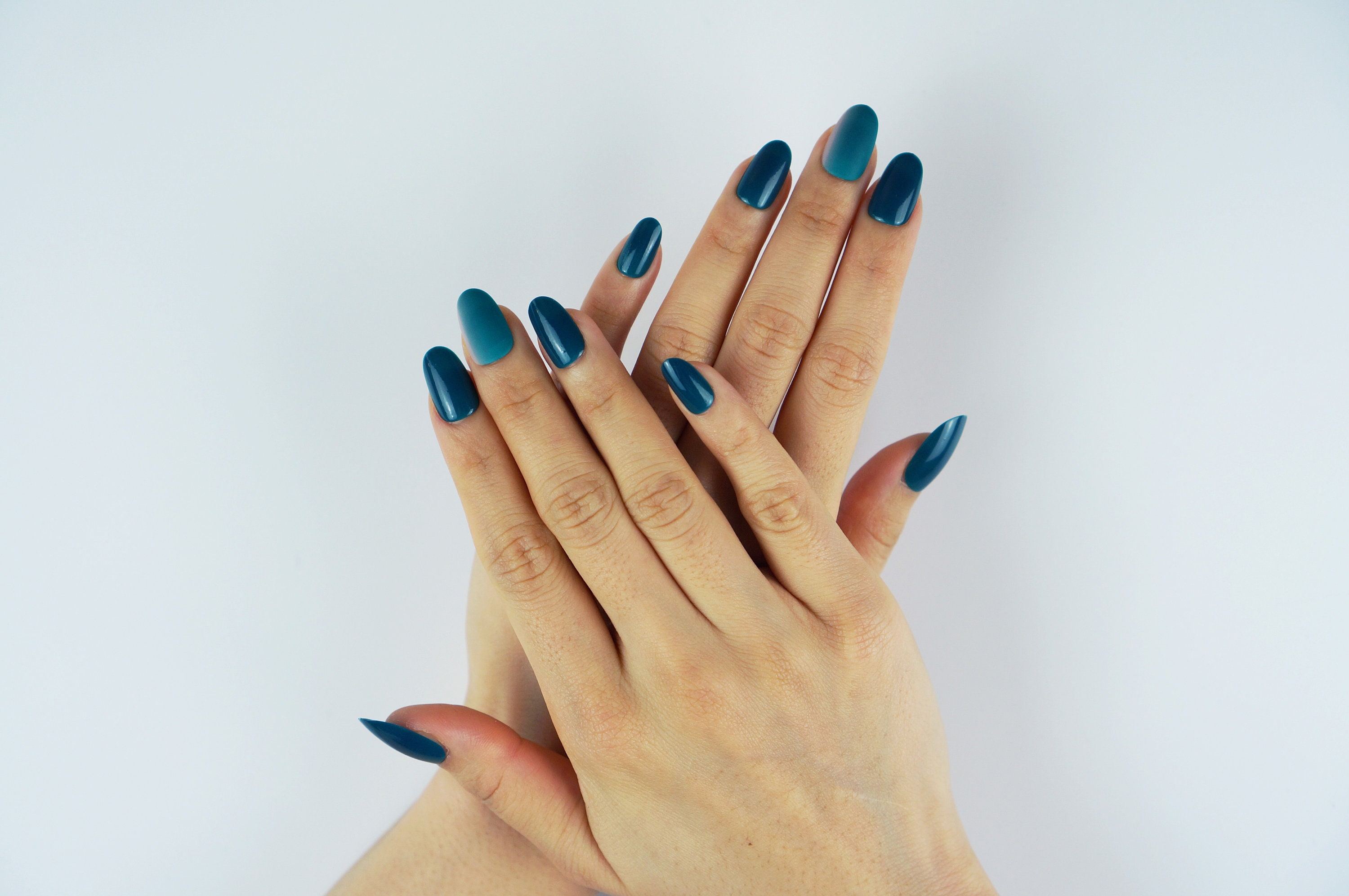 Oasis Round Medium Length Press-on Nails - Etsy