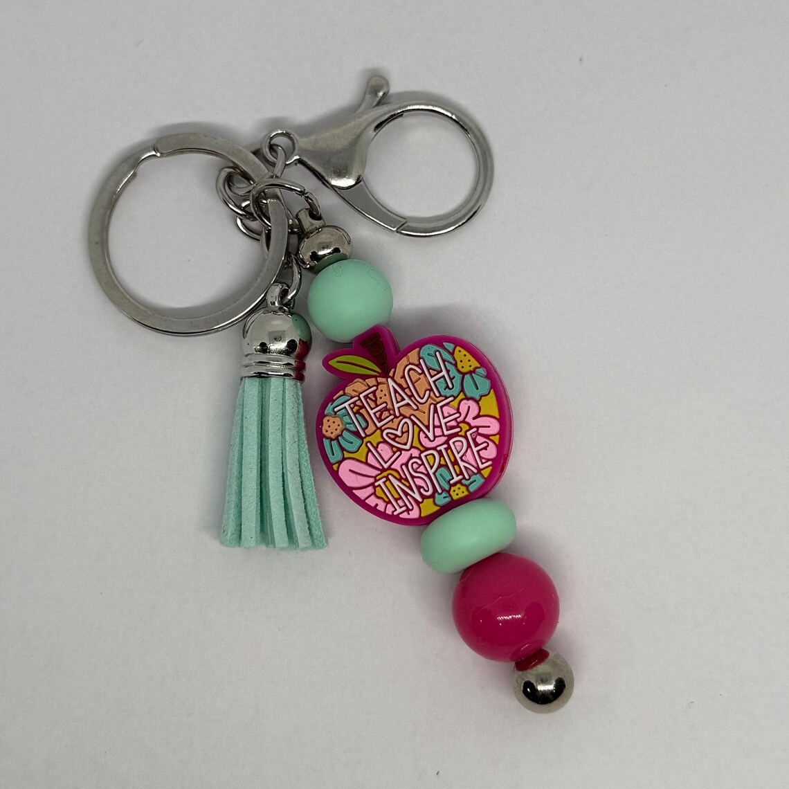 TEACHER APPRECIATION KEYCHAINS // Teacher Appreciation Gifts // Teacher ...