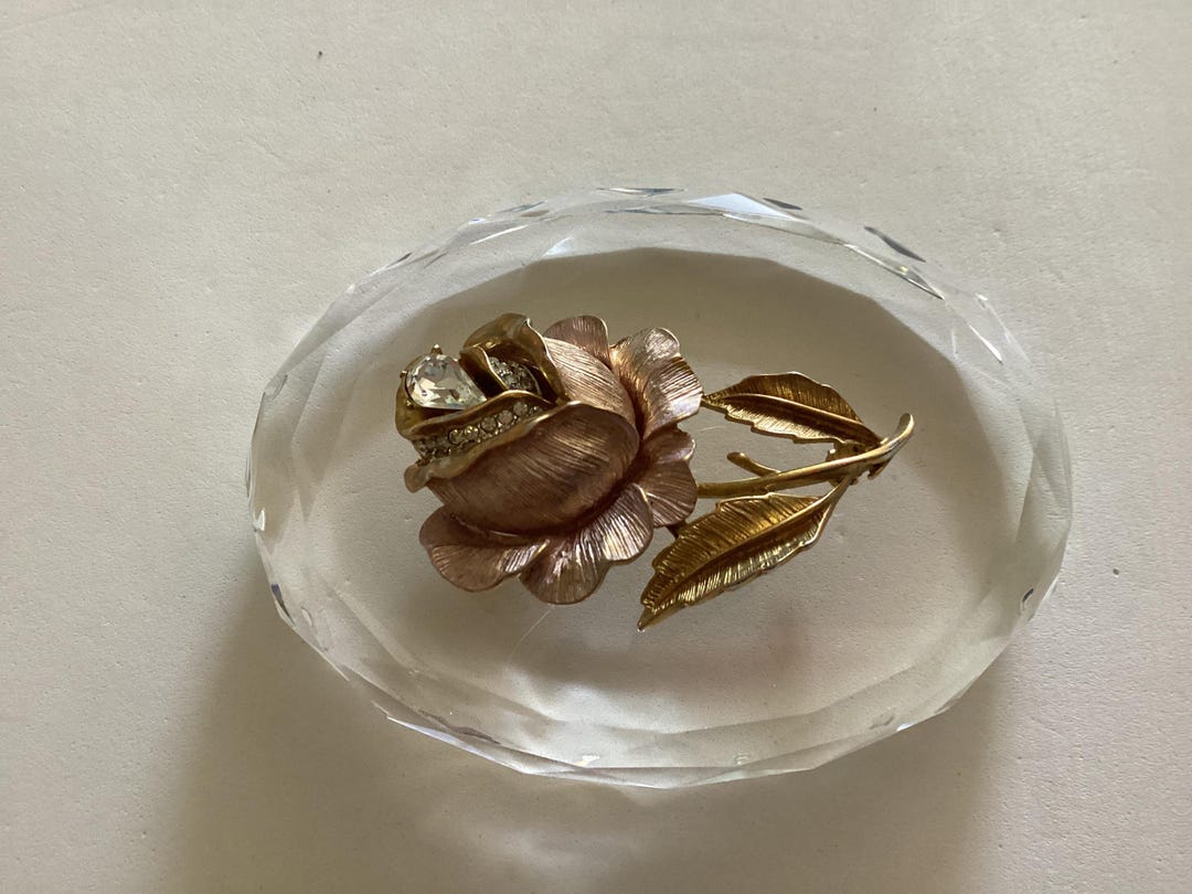 Vintage RJ Graziano Gold Tone Englands Rose Brooch 1996 Rare Rhinestone ...