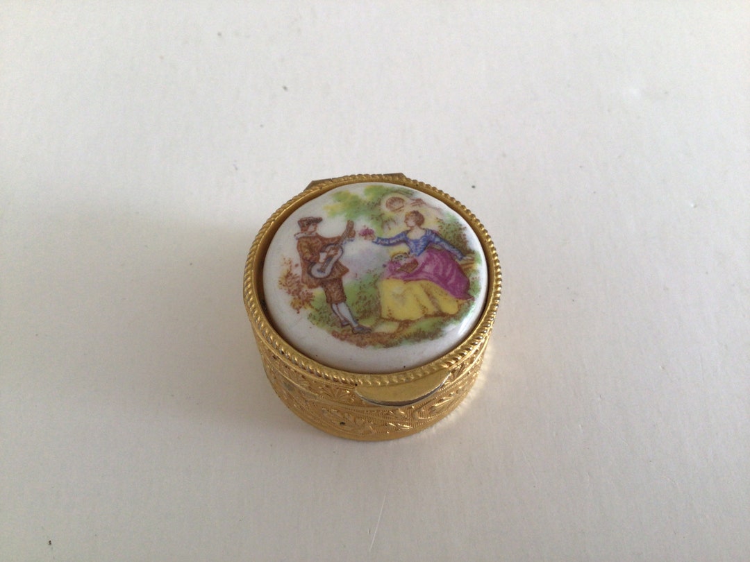 Small Courting Couple Round Circle Trinket Box Made in Italy - Etsy
