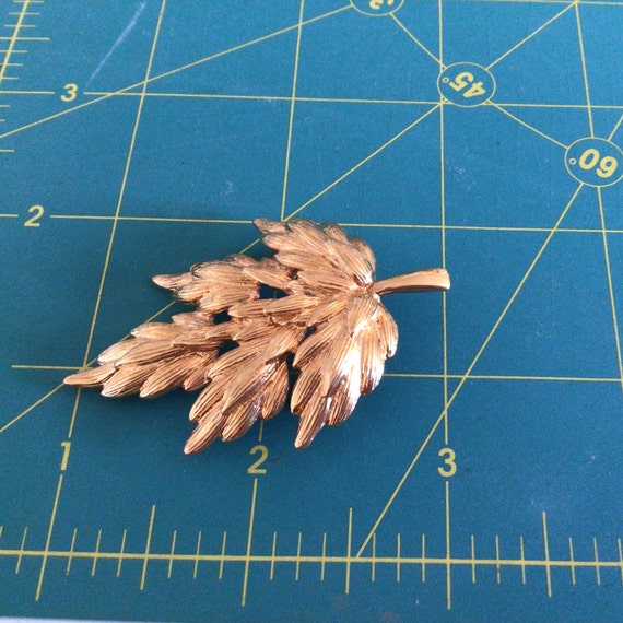 Vintage Classic Mid Century Modern Napier leaf Brooch… - Gem