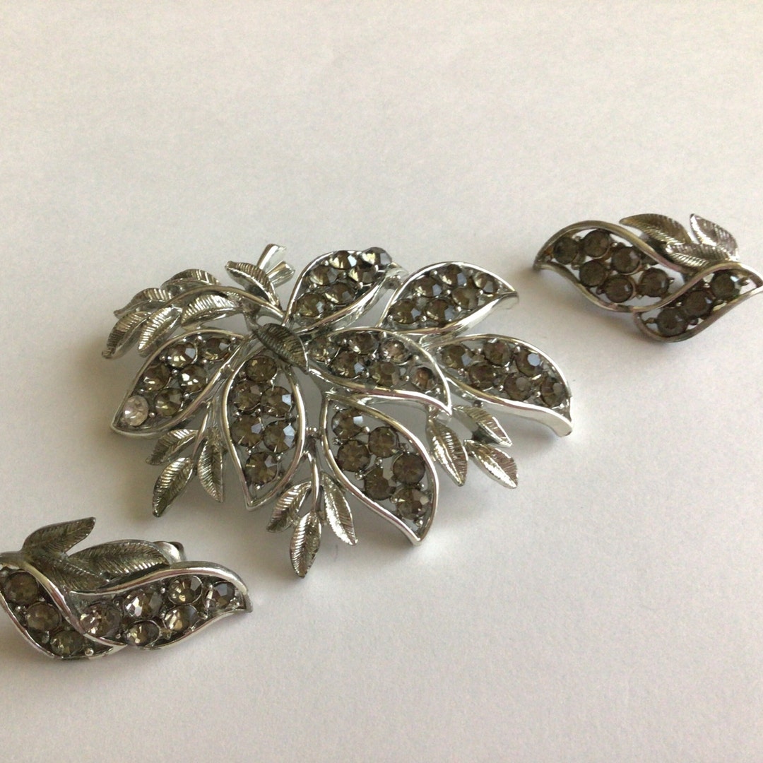 Coro Vintage Jewelry Set.rhodium Plated Brooch and Earrings.austria ...