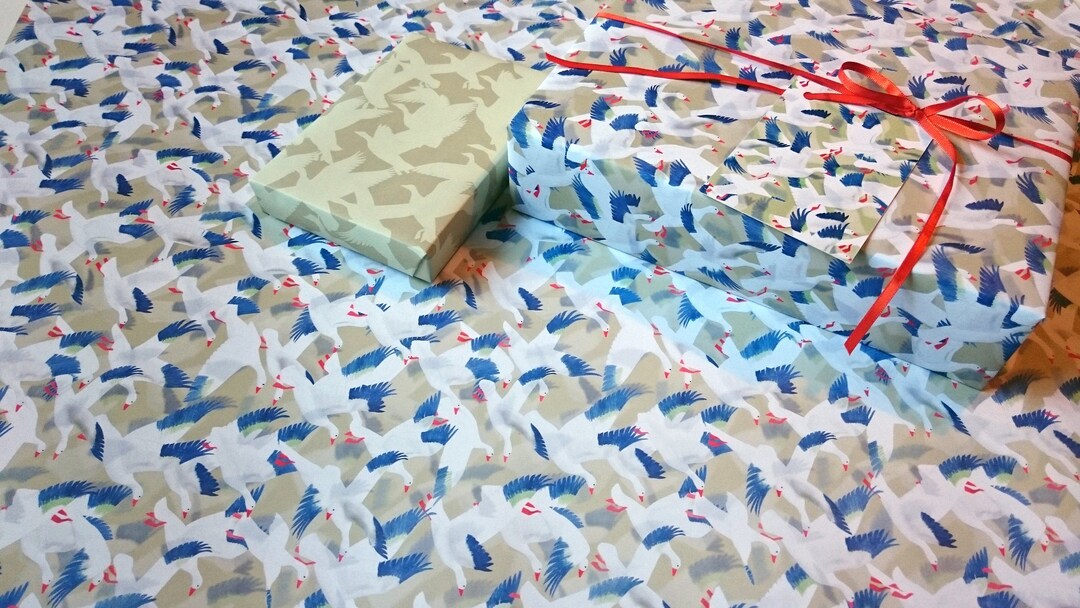 Geese Flying, Birds, Wings, in Flight Pattern Blue and White Double ...