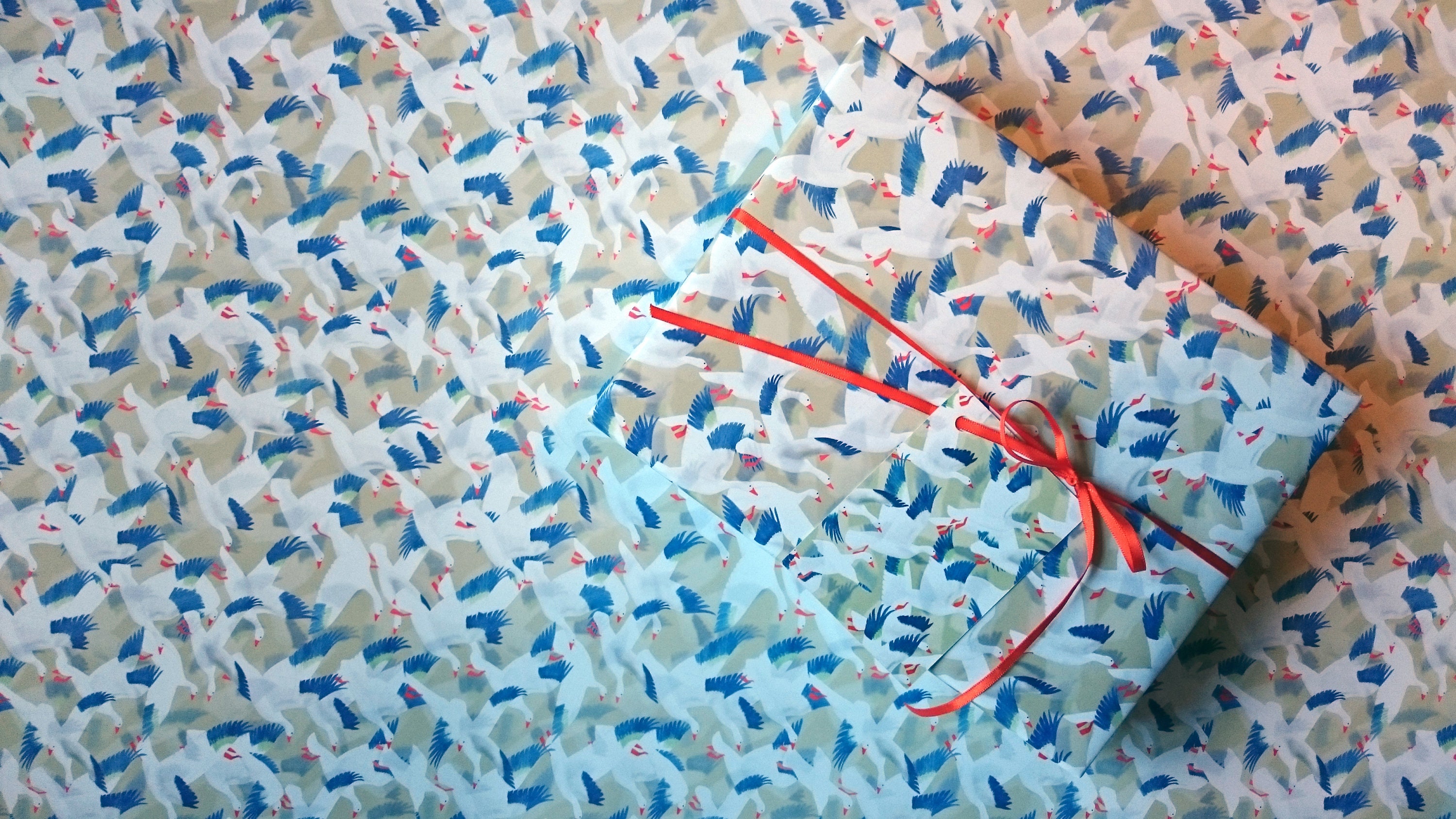 Geese Flying, Birds, Wings, in Flight Pattern Blue and White Double ...