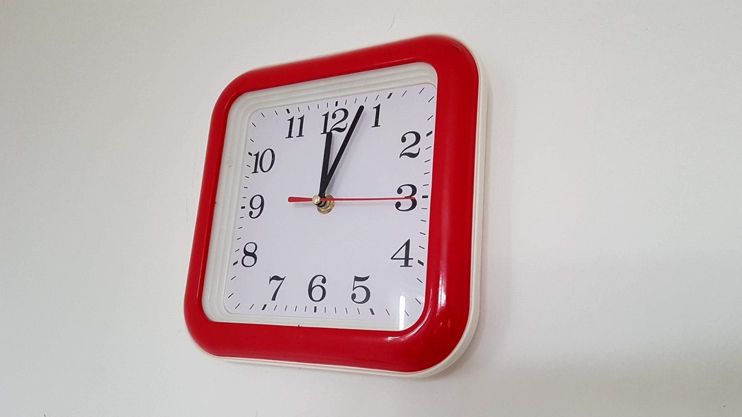 Vintage Pop Art Memphis Milano Style Wall Clock - Etsy