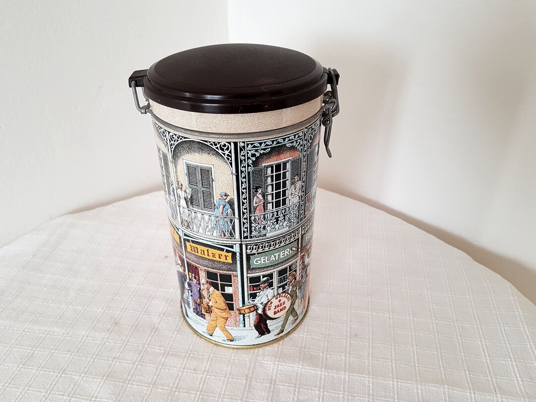 Vintage Tin Box Made in Italy With Plastic Lid in Very Good Condition ...