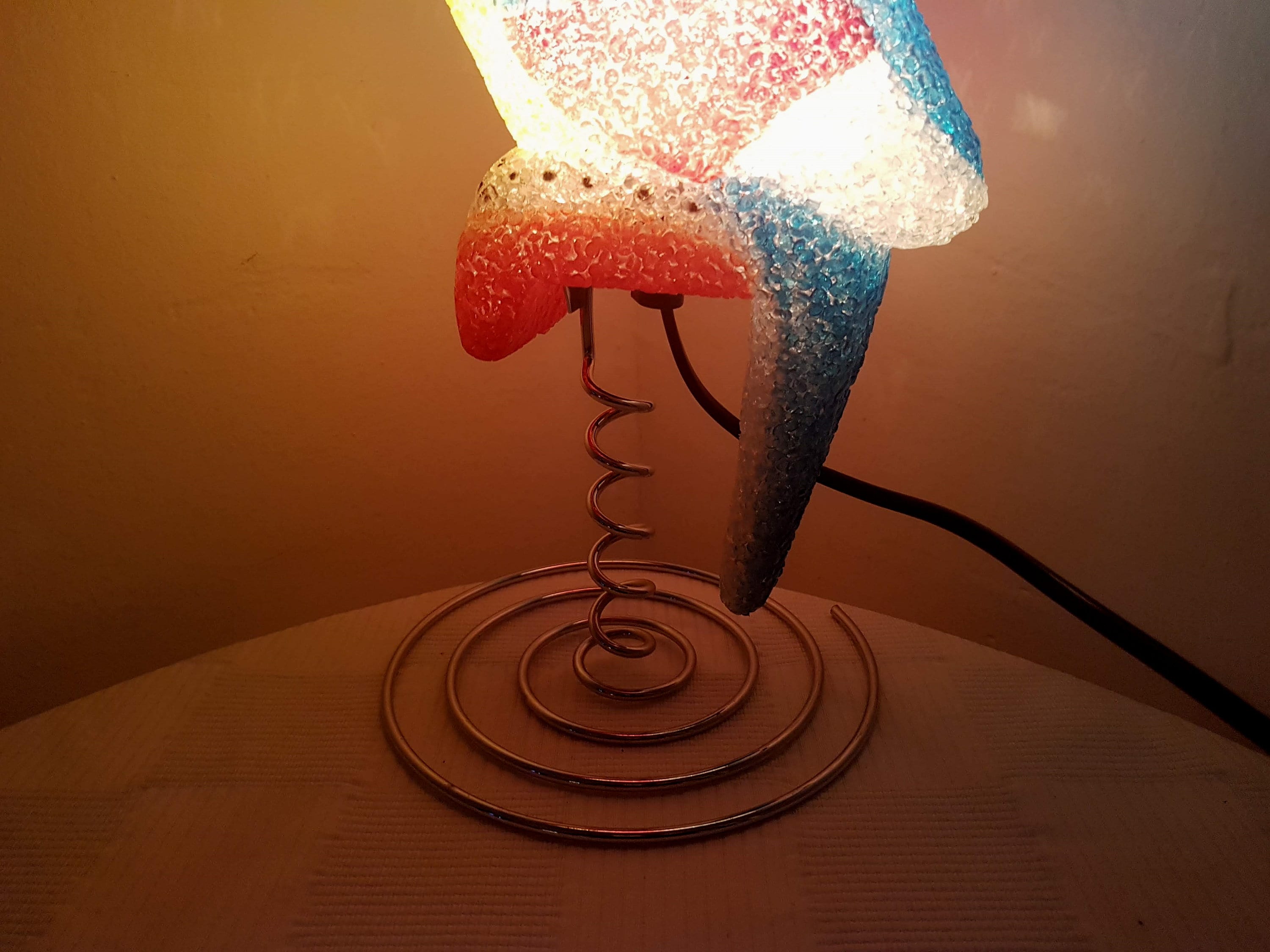Vintage Popcorn plastic Parrot lamp on a metal spiral Lovely | Etsy