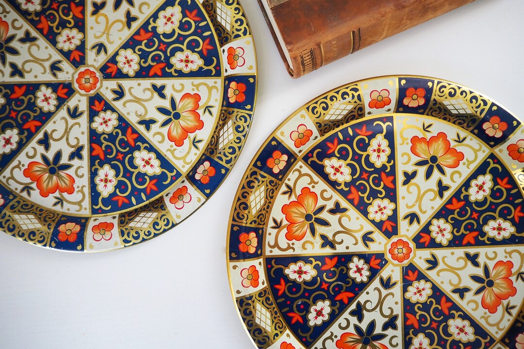 Set of Two Matching Vintage Tin Trays Small Vintage Tin Trays Round ...